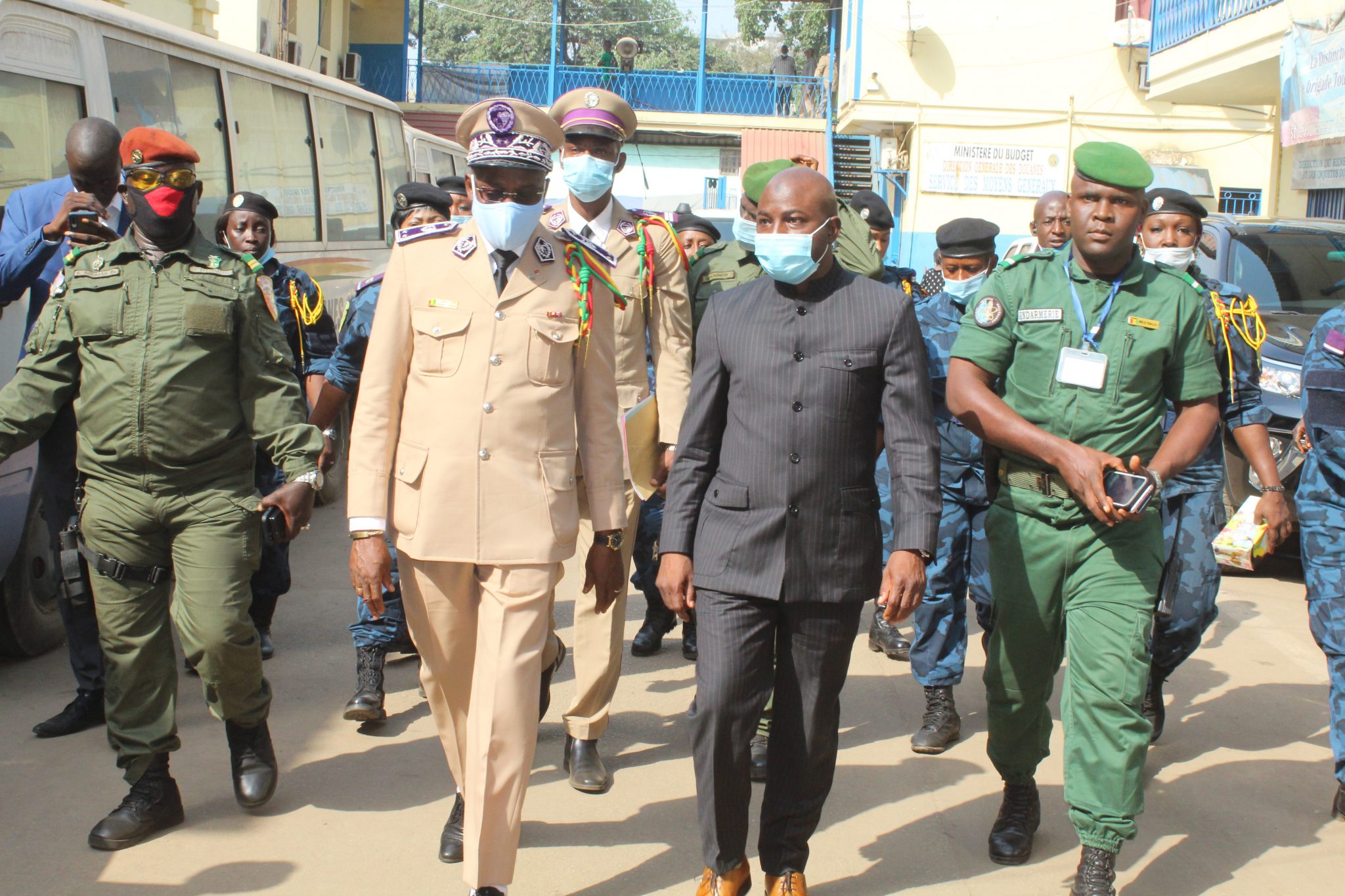 Le Ministre du Budget a clôturé les journées annuelles des Douanes de ...