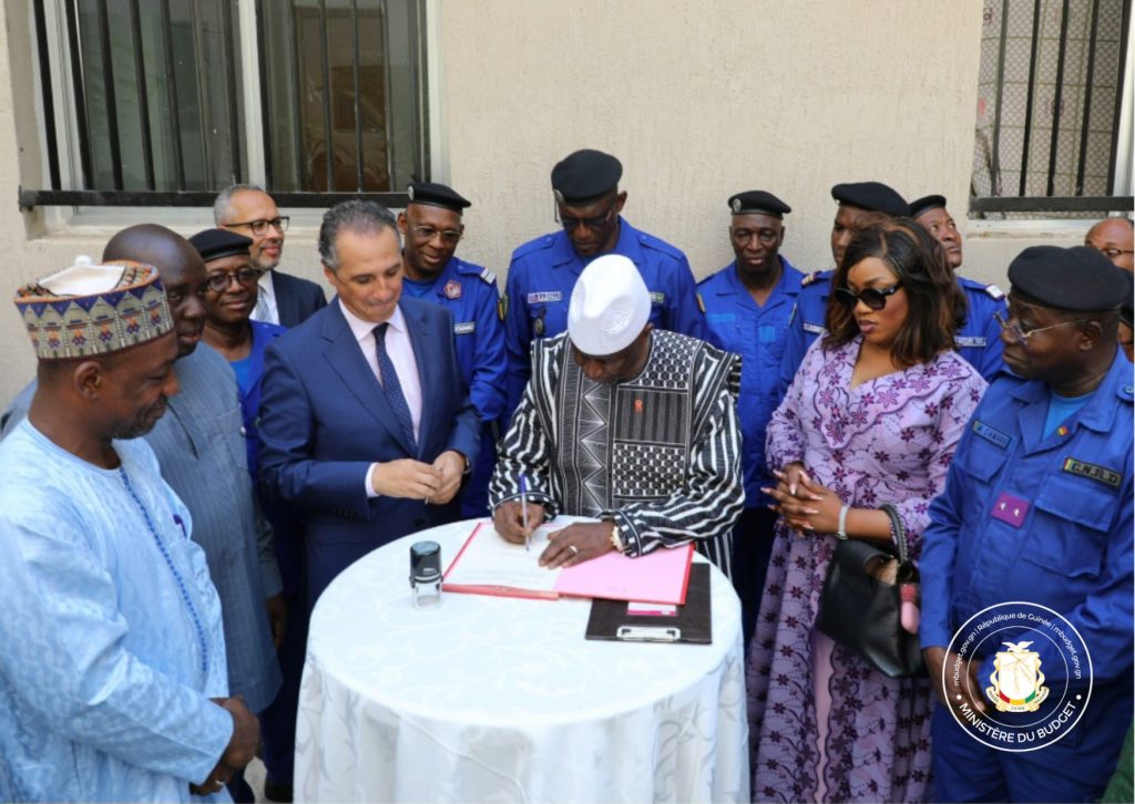 La Douane guinéenne bénéficie d’un édifice public ! – Ministère du ...