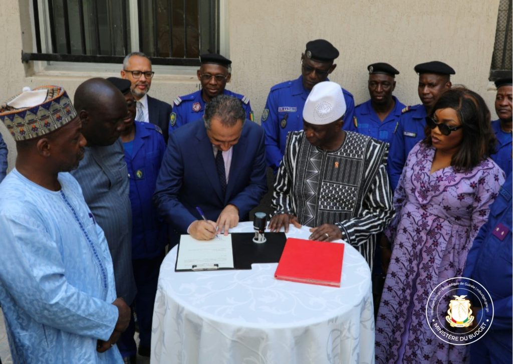 La Douane guinéenne bénéficie d’un édifice public ! – Ministère du ...